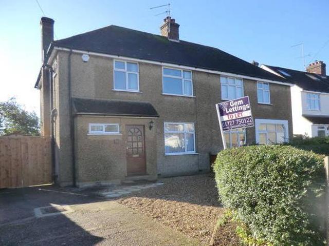3 bedroom semidetached house for rent in Firwood Avenue St Albans AL4 0TF AL4