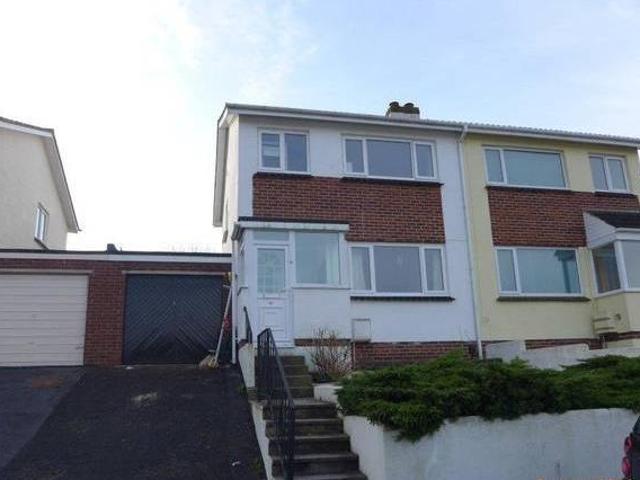 3 bedroom semidetached house for rent in Foxley Crescent Newton Abbot TQ12