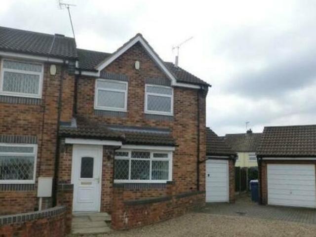 3 bedroom semidetached house for rent in Grafton Street Worksop S80