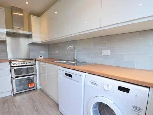 3 bedroom semidetached house for rent in Graham Avenue Brighton BN41
