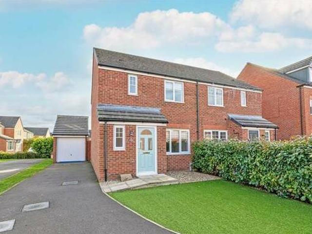 3 bedroom semidetached house for rent in Grindleford Place Warrington Cheshire WA1