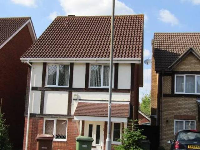 3 bedroom semidetached house for rent in Grifon Road Grays Essex RM16