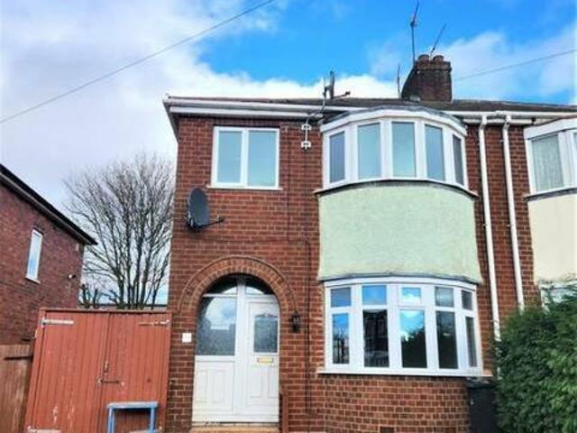 3 bedroom semidetached house for rent in Halesowen Road Dudley DY2