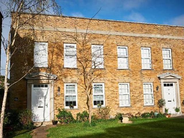 3 bedroom semidetached house for rent in Hamilton Court Milford on Sea SO41
