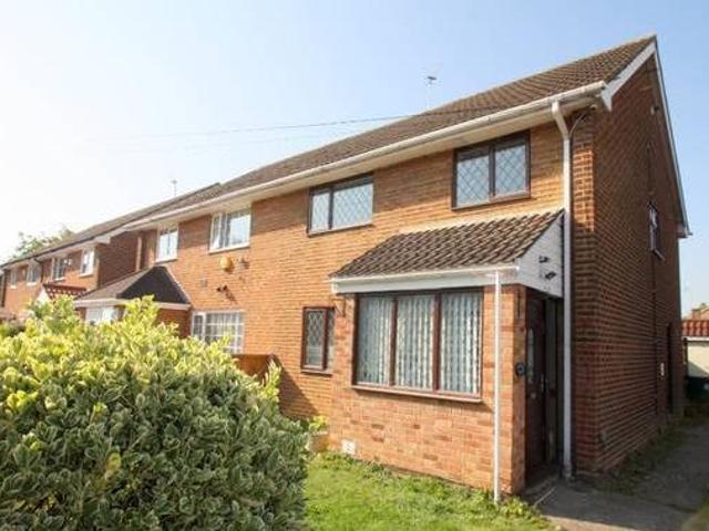 3 bedroom semidetached house for rent in Hannibal Road TW19