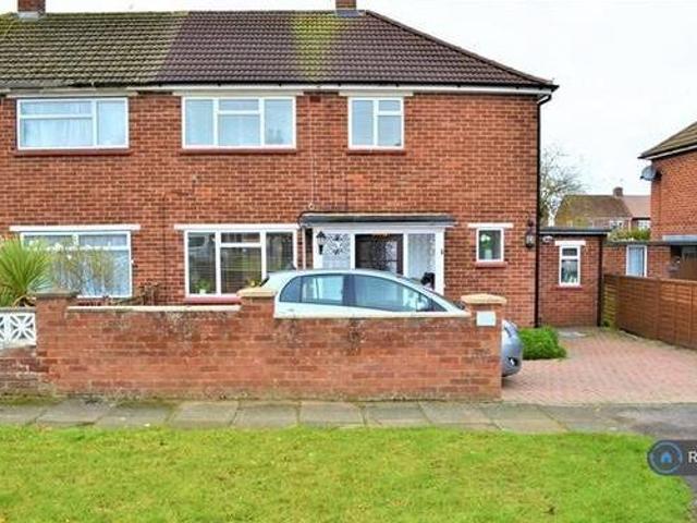 3 bedroom semidetached house for rent in Hare Shoots Maidenhead SL6