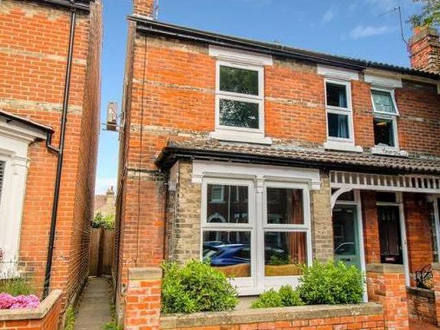 3 bedroom semidetached house for rent in Harsnett Road Colchester Essex CO1