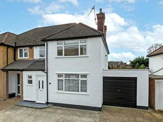 3 bedroom semidetached house for rent in Hedley Road St Albans AL1