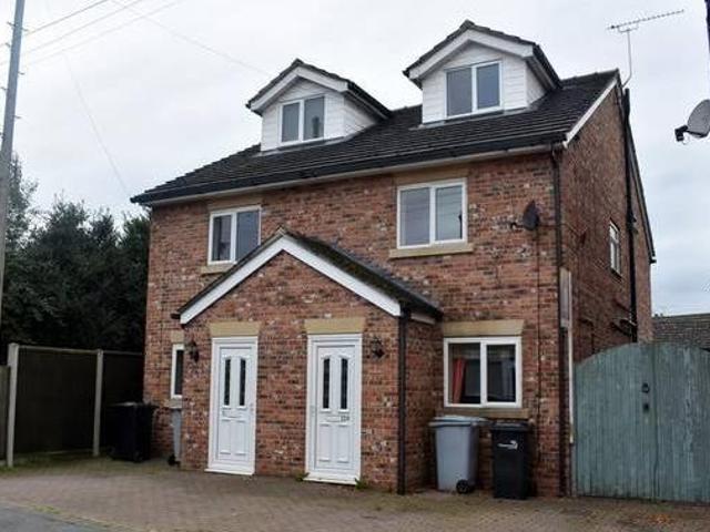 3 bedroom semidetached house for rent in Henry Street Haslington CW1