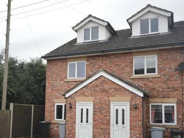 3 bedroom semidetached house for rent in Henry Street Haslington CW1