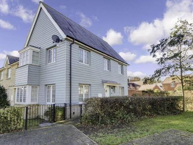 3 bedroom semidetached house for rent in Hogsden Leys Loves Farm St Neots PE19