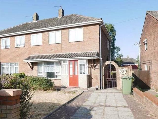 3 bedroom semidetached house for rent in Holly Lane Walsall Wood WS9