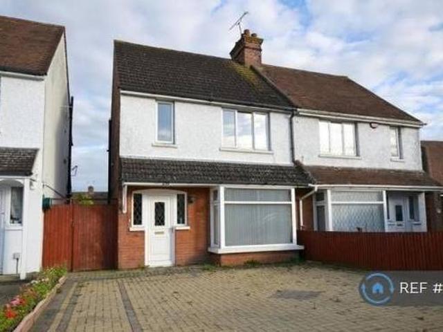 3 bedroom semidetached house for rent in Kingsnorth Road Ashford TN23
