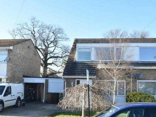 3 bedroom semidetached house for rent in Knaves Acre Headcorn Ashford TN27
