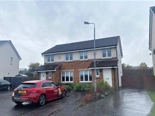3 bedroom semidetached house for rent in Larch Gait Glasgow G72