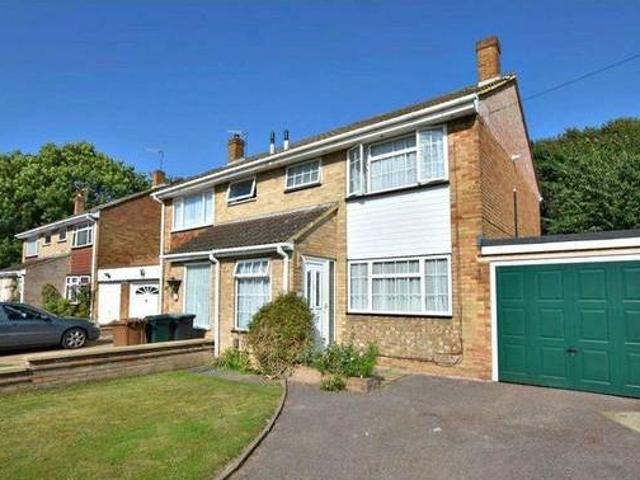 3 bedroom semidetached house for rent in Lemonfield Drive WATFORD Hertfordshire WD25