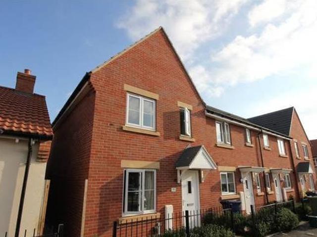 3 bedroom semidetached house for rent in Little Grebe Road Bishops Cleeve Cheltenham GL52