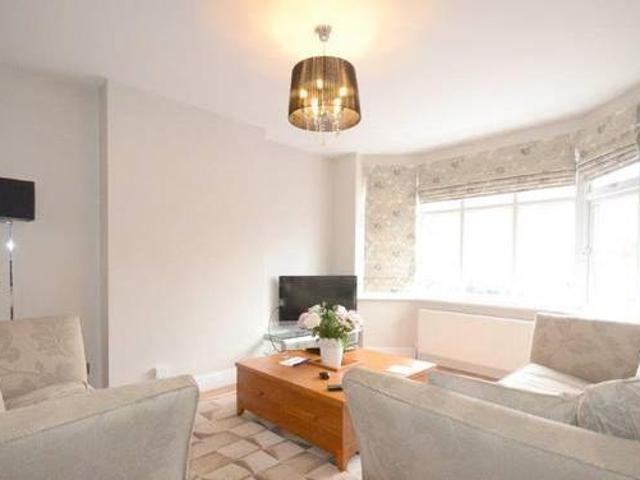 3 bedroom semidetached house for rent in London Road Langley SL3