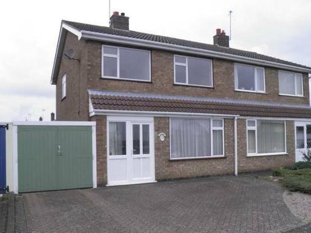 3 bedroom semidetached house for rent in Lonsdale Road Stamford Lincolnshire PE9
