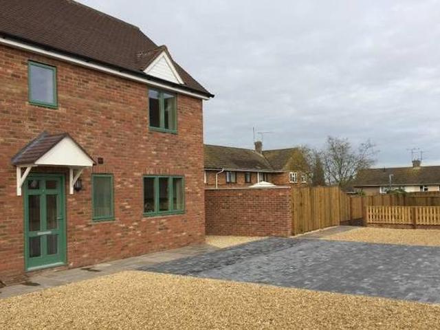 3 bedroom semidetached house for rent in Philip Road SP4