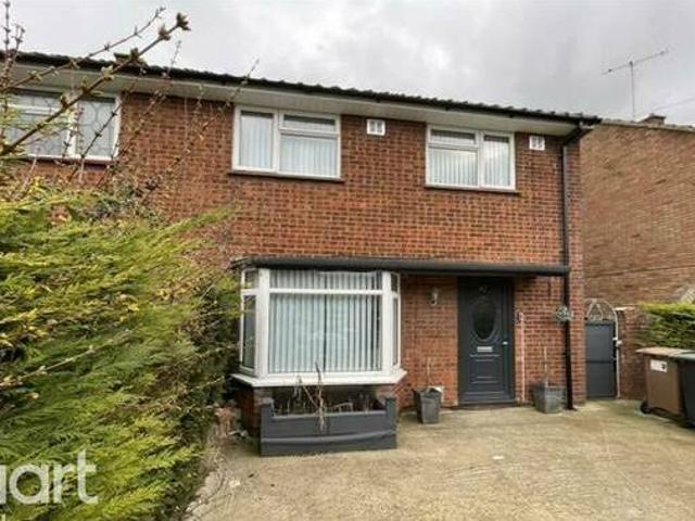 3 bedroom semidetached house for rent in Pirton Road Luton LU4