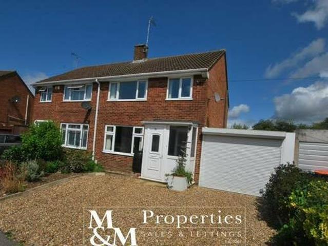 3 bedroom semidetached house for rent in Russell Way LU7