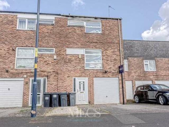 3 bedroom semidetached house for rent in Ralphs Meadow Birmingham B32 3RN B32