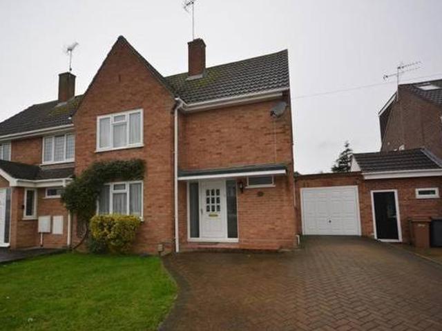 3 bedroom semidetached house for rent in Ravensbourne Drive Chelmsford Essex CM1