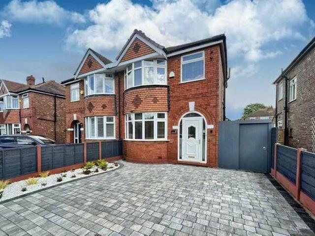 3 bedroom semidetached house for rent in Redfern Avenue Sale M33