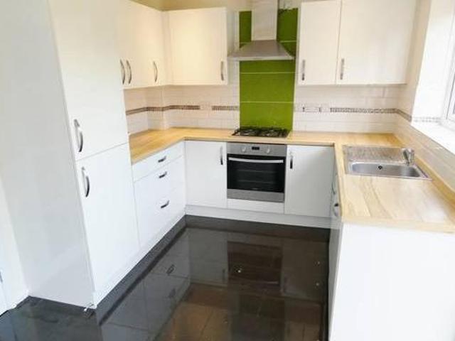 3 bedroom semidetached house for rent in Roseberry Avenue Cottam PR4