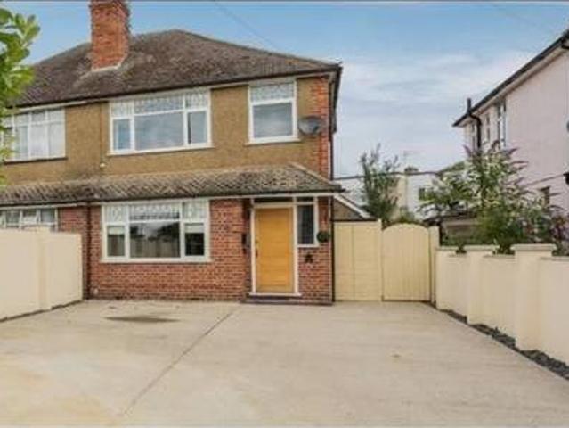 3 bedroom semidetached house for rent in St Leonards Rd Windsor SL4