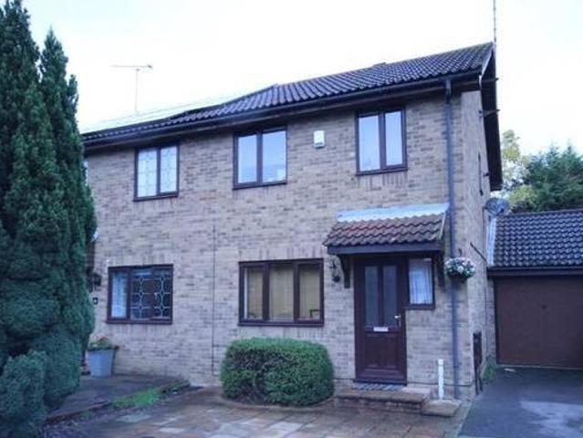 3 bedroom semidetached house for rent in Stapleford End Wickford Essex SS11