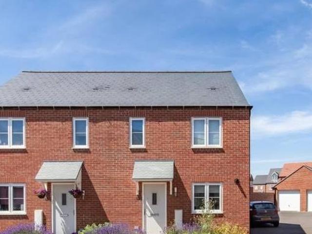 3 bedroom semidetached house for rent in Swift Drive Bodicote OX15