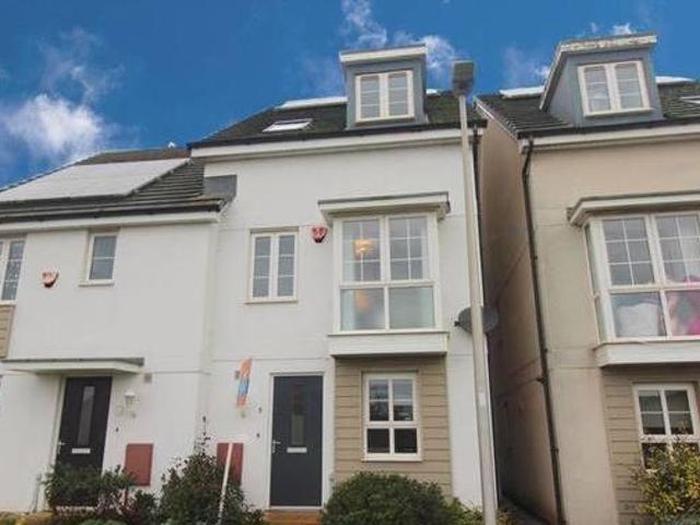 3 bedroom semidetached house for rent in Sand Grove Exeter EX2