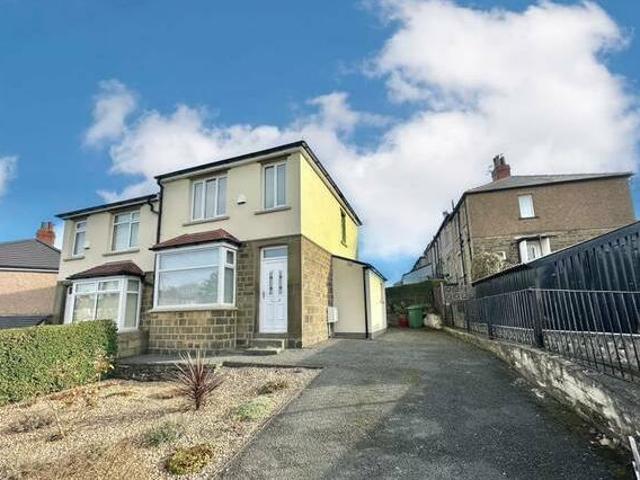 3 bedroom semidetached house for rent in Sandene Avenue HUDDERSFIELD HD4