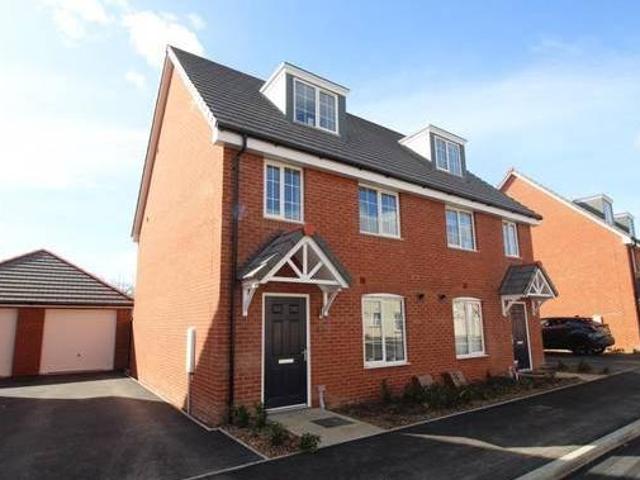 3 bedroom semidetached house for rent in Spencers Wood Berkshire RG7