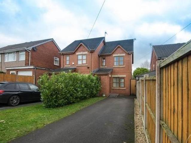 3 bedroom semidetached house for rent in Tennyson Drive Ormskirk L39