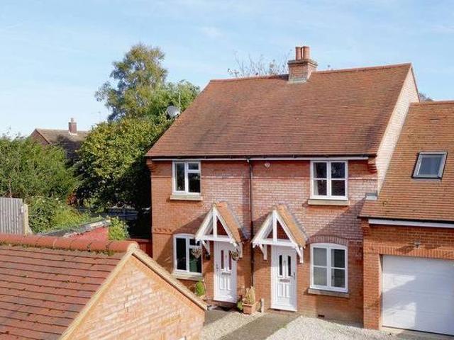 3 bedroom semidetached house for rent in Thame Oxfordshire OX9