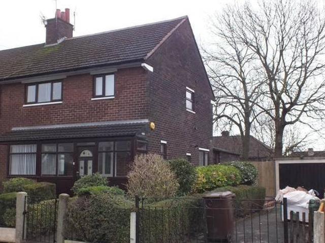3 bedroom semidetached house for rent in Thirlmere Avenue AshtonUnderLyne OL7