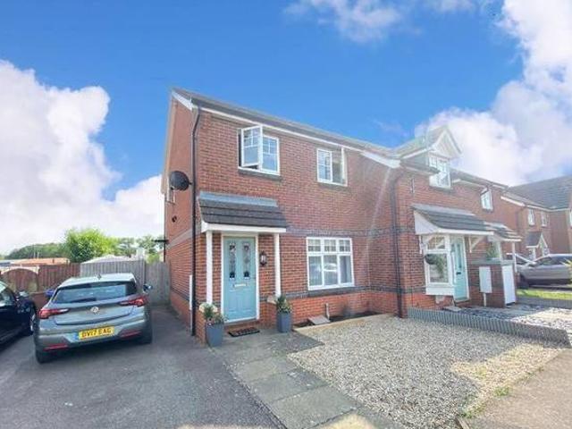 3 bedroom semidetached house for rent in Thomas Chapman Grove Northampton Northamptonshire NN4