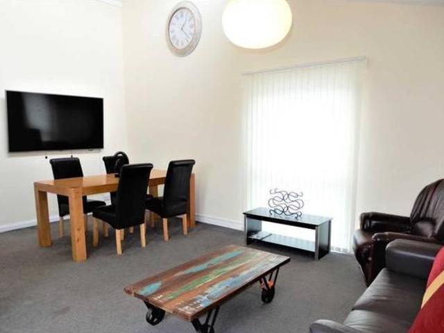 3 bedroom semidetached house for rent in Ulcombe Gardens Canterbury CT2