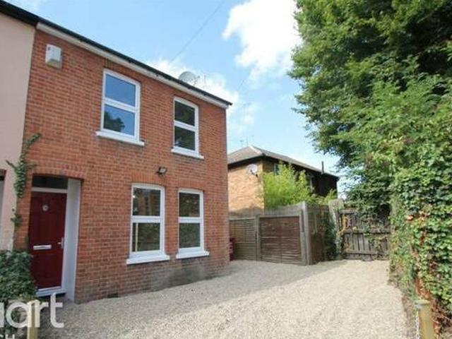 3 bedroom semidetached house for rent in Upton Park SL1