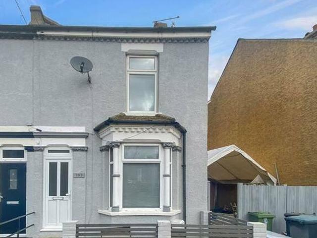 3 bedroom semidetached house for rent in Vale Road Northfleet Gravesend Kent DA11 8BP DA11