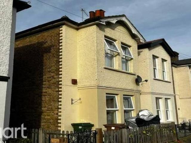 3 bedroom semidetached house for rent in Vicarage Road Sutton SM1