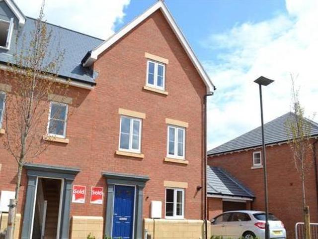 3 bedroom semidetached house for rent in Wagtail Grove Gotherington Lane Bishops Cleeve Cheltenh