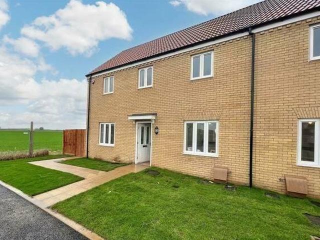 3 bedroom semidetached house for rent in Walken Way Crowland PE6