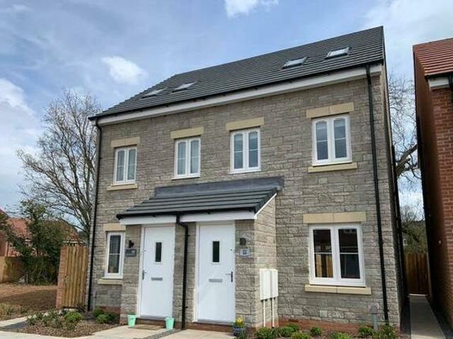 3 bedroom semidetached house for rent in Wells BA5