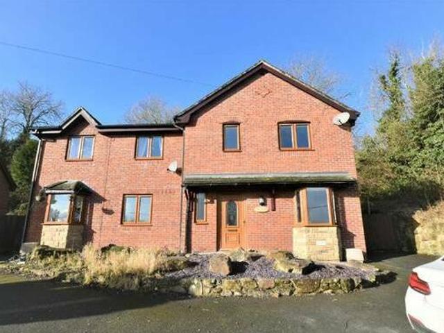 3 bedroom semidetached house for rent in Westminister Road Gwersyllt LL11