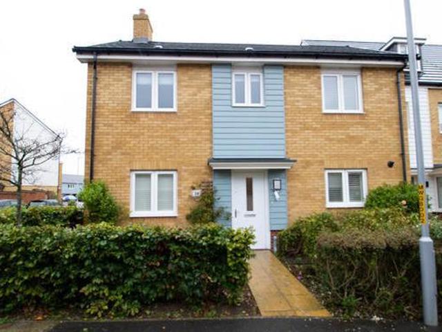 3 bedroom semidetached house for rent in William Stuart Drive Ashford TN23