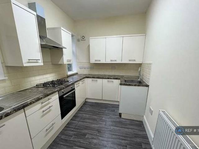 3 bedroom semidetached house for rent in Winchester Avenue Prestwich Manchester M25